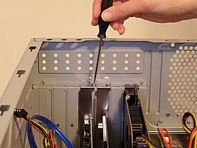 Comment dévisser et réinstaller les cartes d'extension - HDFever